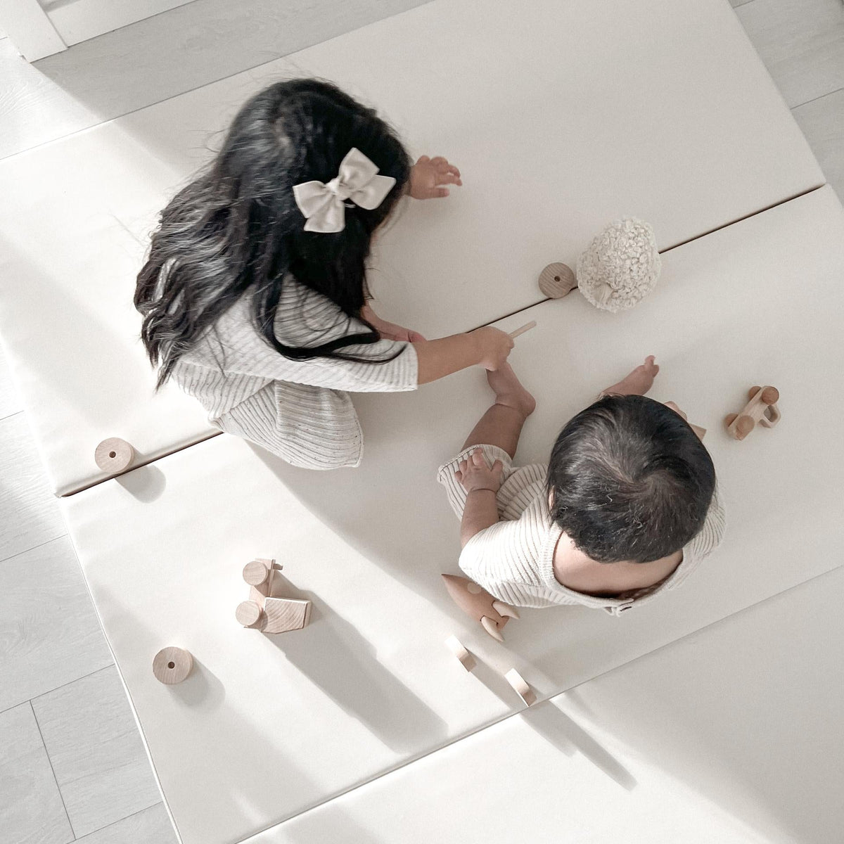 when should baby start coloring